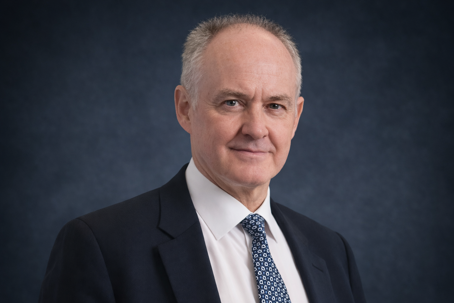 Mr Julian Stevens | 131 Eye Surgeon Reviews (June '19) | Lasik Eyes